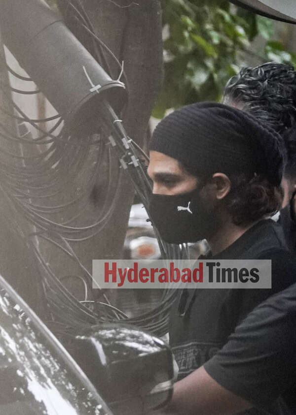Spotted: The forever stylish Allu Arjun in his signature all-black ...