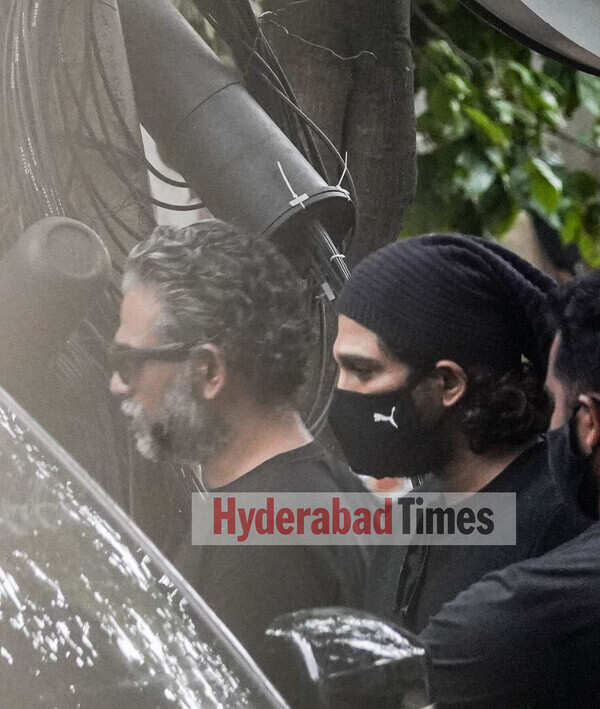 Spotted: The forever stylish Allu Arjun in his signature all-black ...