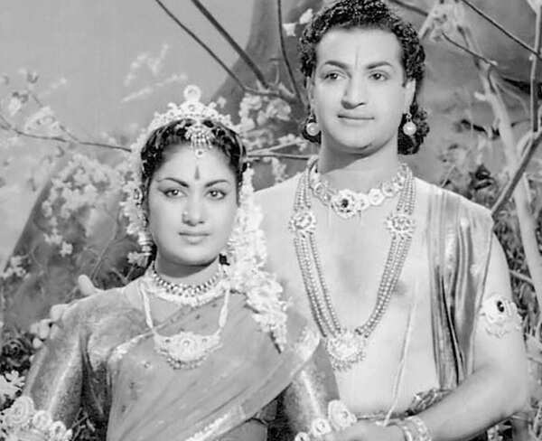Savitri Birth Anniversary: 20 Rare Photos of Telugu cinema’s ...