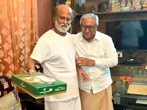 Rajinikanth makes short visit to Bengaluru to meet brother, greets fans ...