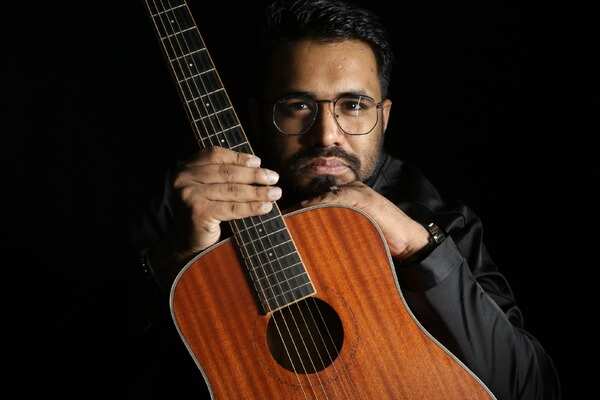 Bangladeshi singer A I Razu, Moheener Ghoraguli fame Tapas Bapi Das ...