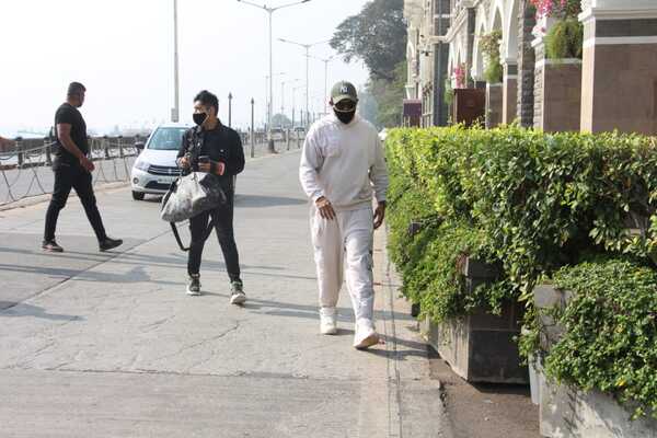 Post Varun Dhawan-Natasha Dalal wedding, Karan Johar, Manish Malhotra ...