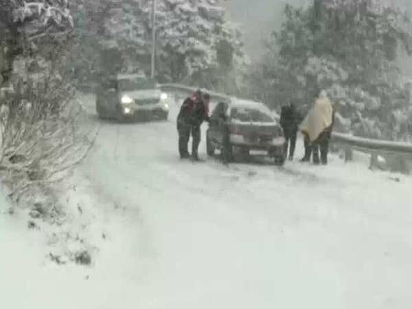 Photos: Mussoorie witness heavy snowfall | Dehradun News - Times of India