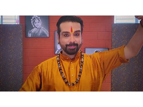 Marakkar: Arabikadalinte Simham | Song - Ilaveyilalakalil Ozhukum