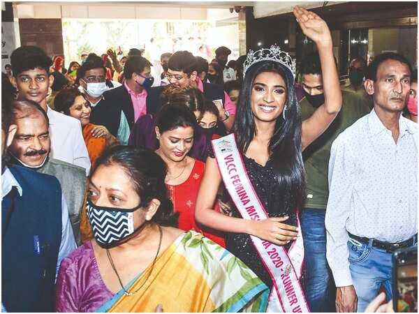 VLCC Femina Miss India 2020 – Runner Up Manya Singh’s father leads the ...