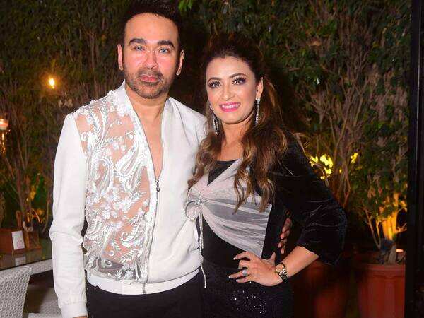 Turning 50: Vanndana Vaadera hosts a birthday bash for her friends ...