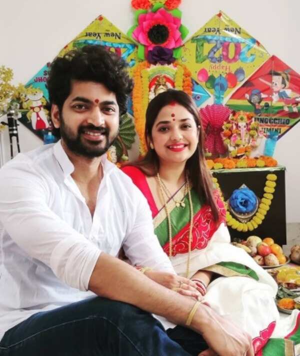 Newly-wed Om and Mimi enjoying their new chapter in life | Bengali ...