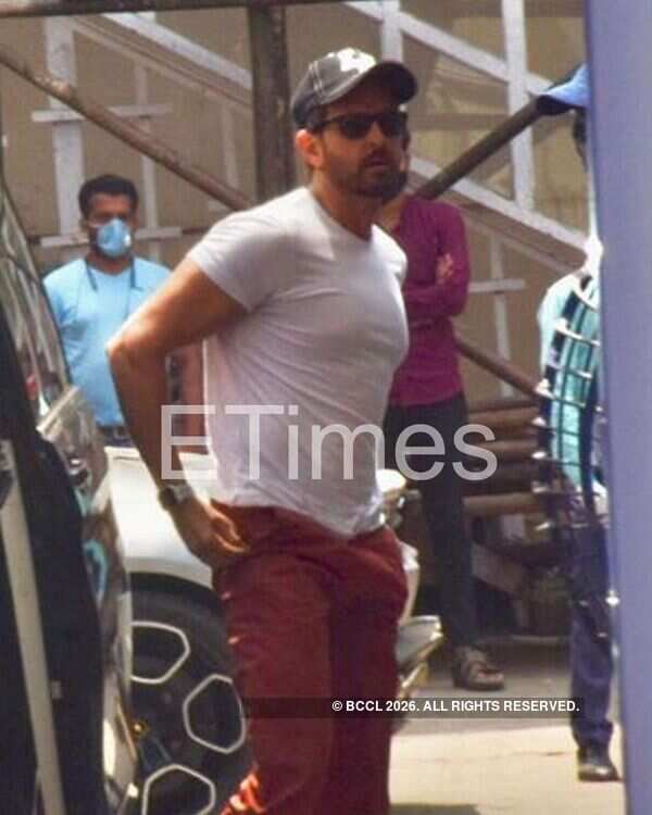 Exclusive pictures! Hrithik Roshan looks dashing as he steps out for a ...