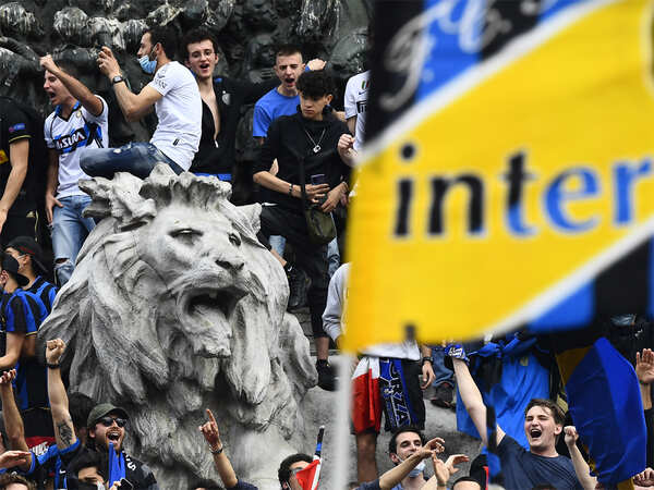 Romelu Lukaku celebrates with Inter Milan fans after 'best year of ...