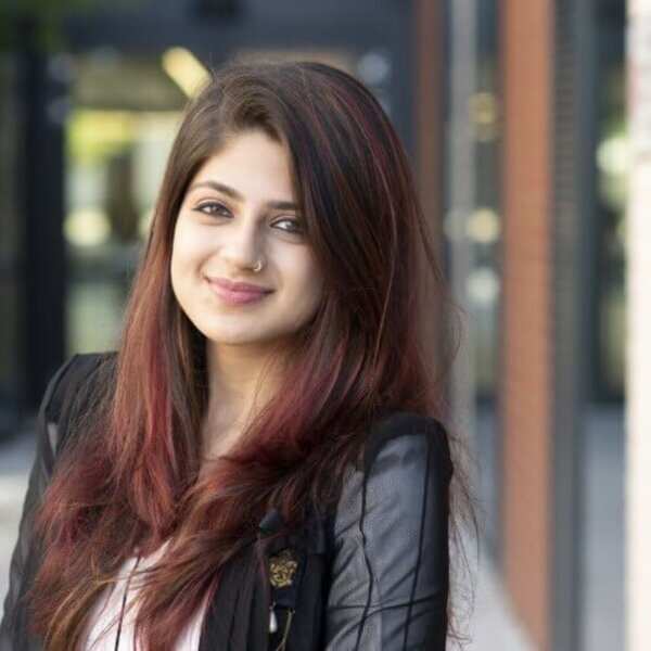 Remember THIS on-screen daughter of Chiranjeevi from 'Daddy'? The child ...