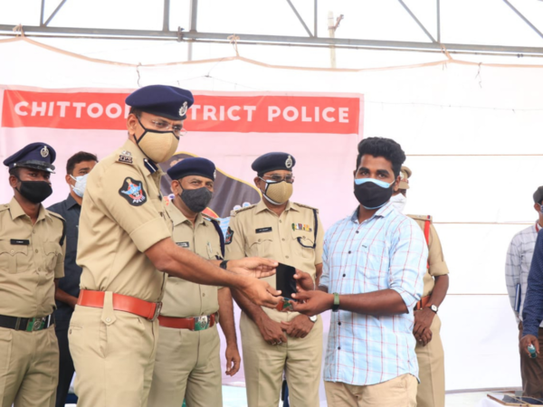 Chittoor Police recovers 405 mobile phones worth Rs 60 lakh | Amaravati ...