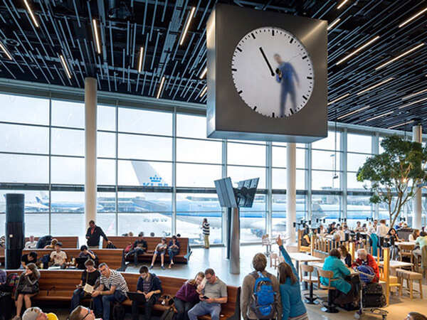 Video of Sweeper’s clock in Rotterdam goes viral, leaves netizens ...