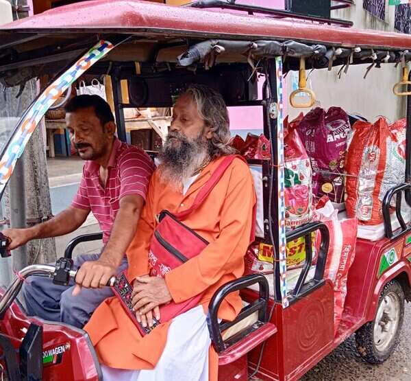 Deb Chowdhury, along with members of his band, Sahajiya, comes forward ...