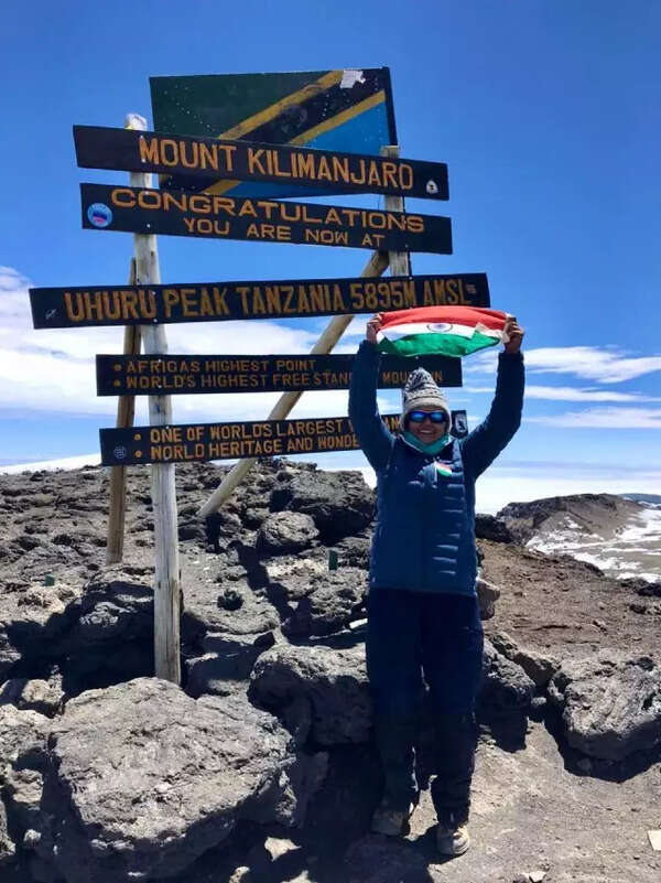 52-year-old Jyoti Ratre from Bhopal scales Mt Kilimanjaro | Bhopal News ...