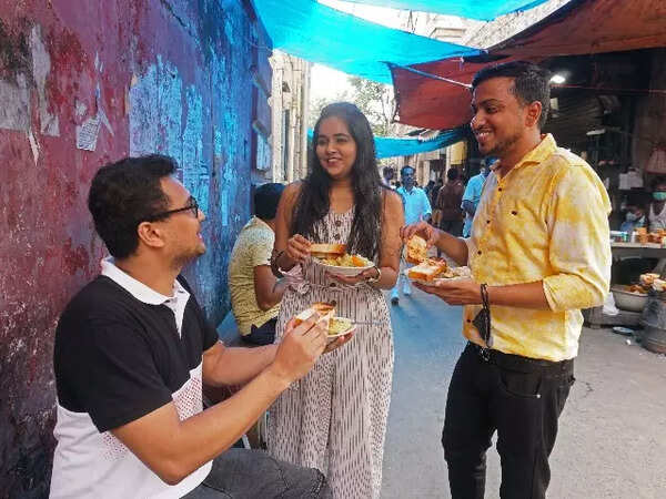 Pound ruti goes posh: Kolkata’s signature 'quarter bread' continues to ...