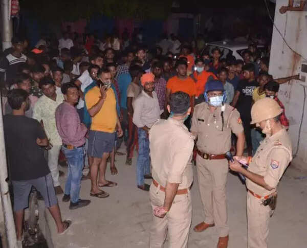 Uttar Pradesh: 2 killed, 15 injured in terrace collapse in Agra | Agra ...
