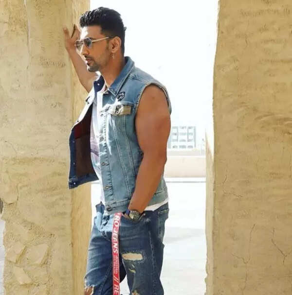 Guess what's Dev's fashion mantra! | Bengali Movie News - Times of India