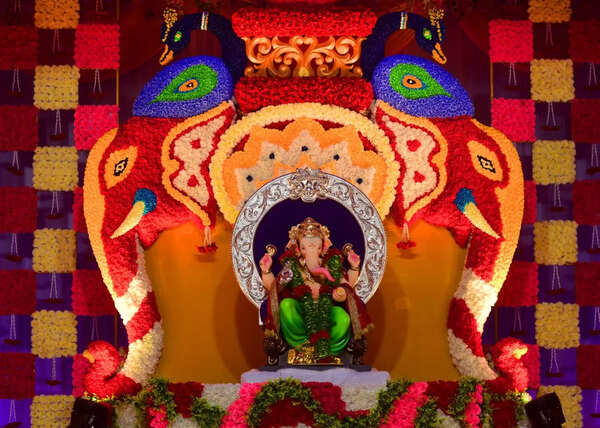 Ganeshotsav: Darshan allowed in most Mumbai mandals, vaccinated ...