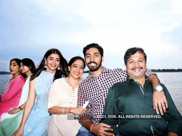 Seeing the Ganga aarti in Banaras was magical: Pooja Hegde | Telugu ...