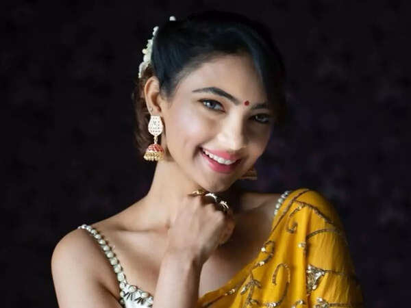 TV stars plan to celebrate Durga Puja this year; hosting Maa Durga ...