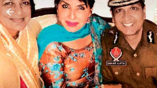 Punjab: Aroosa Alam photos tumble out in Twitter war of advisers ...