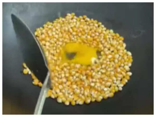 Egg Popcorn Recipe: Egg coated popcorn recipe leaves netizens with a ...