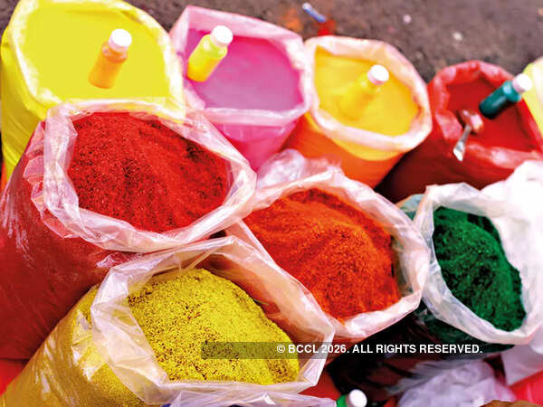 Rangoli colours, handcrafted diyas: Head to Rajouri Garden mkt this ...