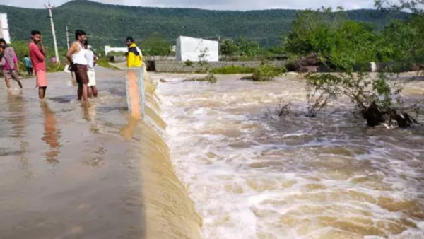 Andhra Pradesh: Heavy downpour triggers flash floods across Kadapa ...
