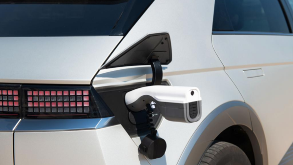 Hyundai to launch 6 Electric Vehicles by 2028, invest Rs 4,000 crores ...