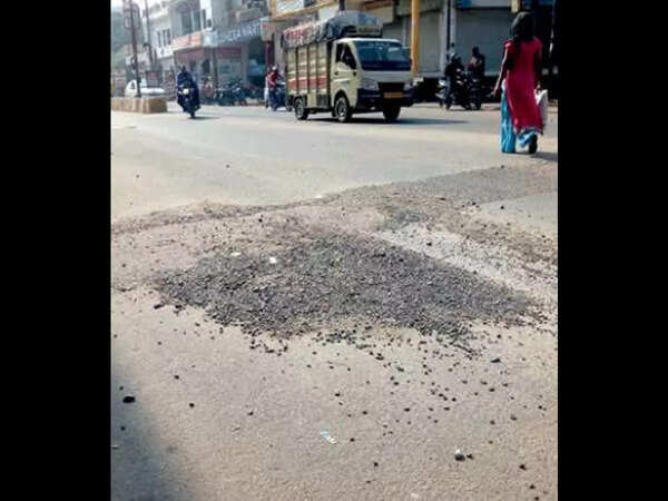 ‘Patchy’ road repair giving bumpy ride to commuters in Lucknow ...