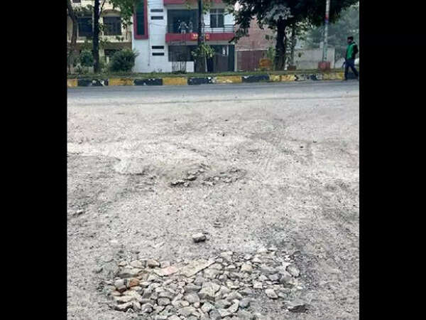 ‘Patchy’ road repair giving bumpy ride to commuters in Lucknow ...