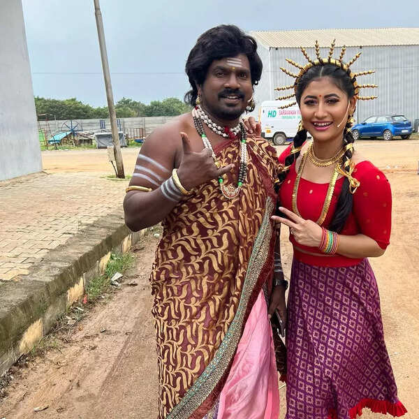 Thangadurai and Sunita's picture from upcoming ‘Cook With Comali 3 ...