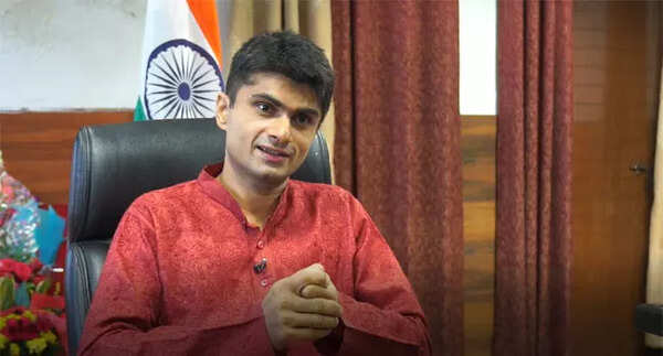 'Aag lagi rehni chahiye ander': IAS officer and Paralympic silver ...