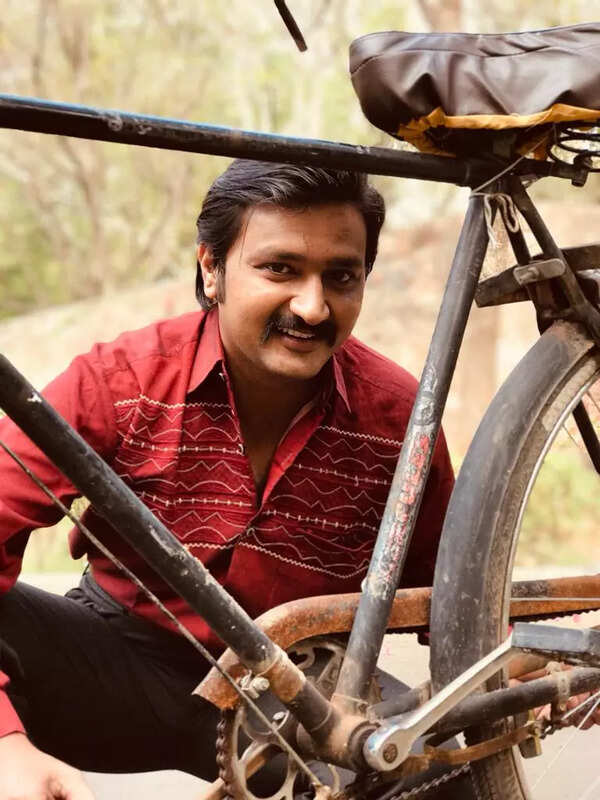 Bhavik Bhojak on his 'ILU ILU' first look says, 'The film is close to ...