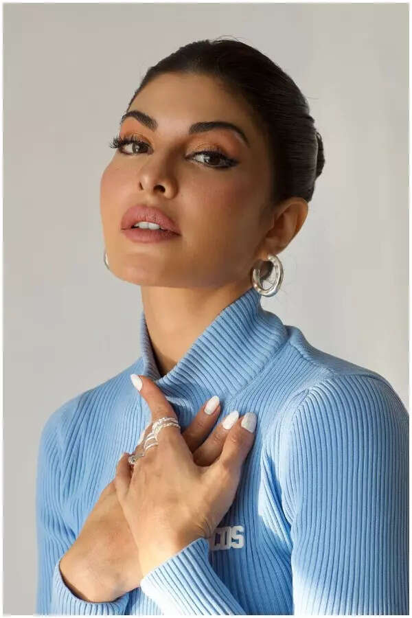 Bollywood stars are giving out summer nail glam - Times of India
