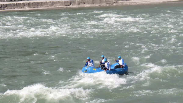 Indian Army teams bag top three rafting awards at 15th national rafting ...