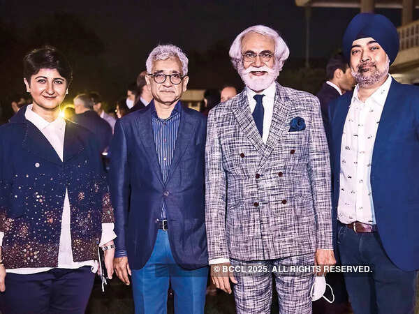 Physical fashion shows make a grand comeback - Times of India