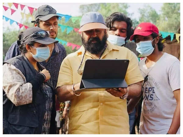 TK Rajeev Kumar reveals the reason behind Mohanlal venturing into filmmaking | Malayalam Movie ...