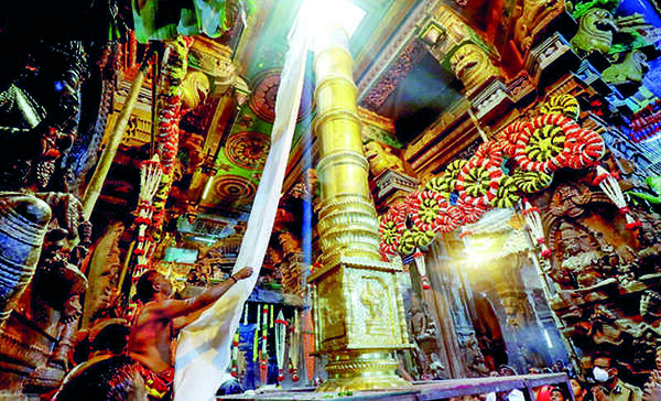 Chithirai festival: Procession ceremony held at Meenakshi Amman Temple ...