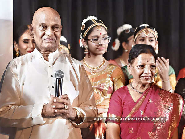 Kuchipudi dancers enthrall Delhiites on World Dance Day | Events Movie ...