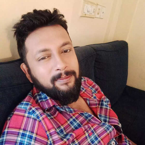 Debjoy Mallick gets emotional as Sarbojoya wraps up - Times of India