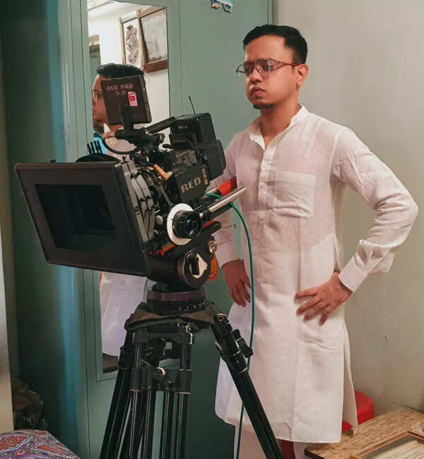 Akash Sarkar’s ‘Bhromor’ deals with people’s existential crisis in a ...