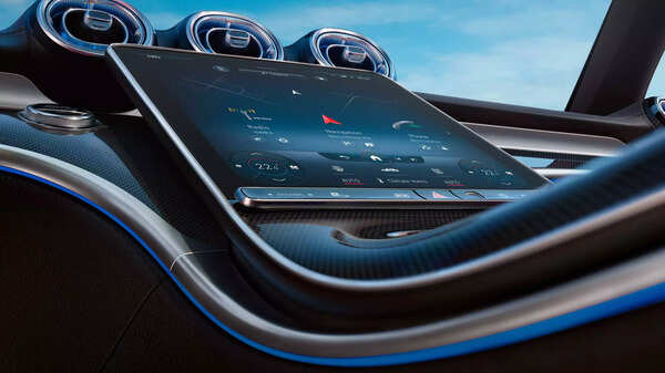 Mercedes: Mercedes gets in the fast lane of tech with the new C-Class ...