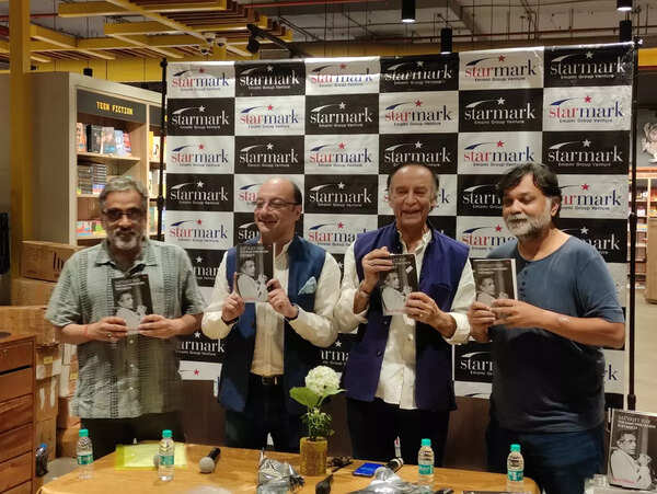 Barun Chanda’s fitting tribute to Satyajit Ray | Bengali Movie News - Times of India