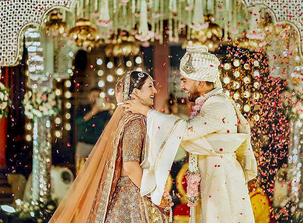 All about Deepak Chahar and Jaya Bhardwaj's regal wedding ensembles ...