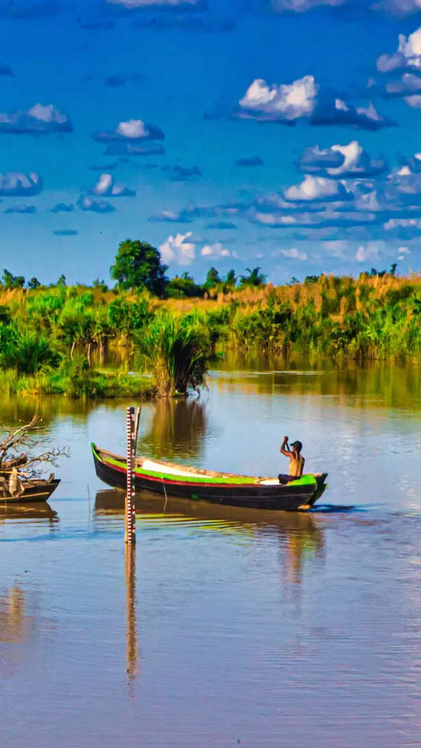 Who is Phoolan Devi and What is Behmai massacre case | India News ...