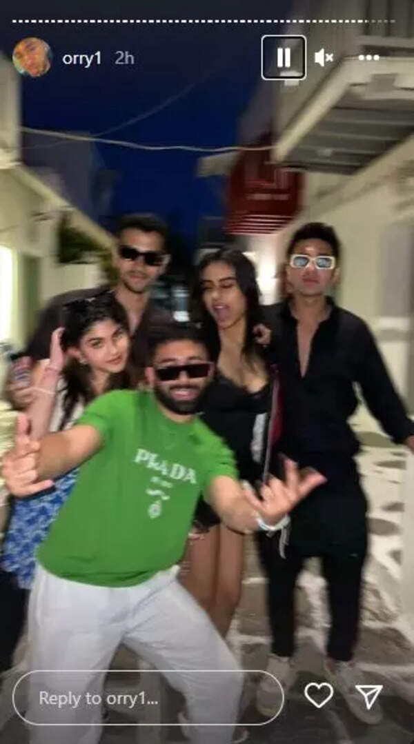 Ajay Devgns Daughter Nysa Devgans New Pictures From Mykonos Go Viral