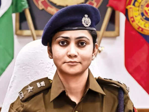 Force of habit, confusion or sexism: Female officers weigh in on being ...