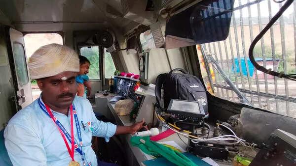 Madurai railway division’s Vaigai Express celebrates its 45th birthday ...