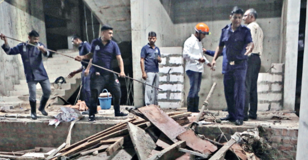 7 killed as scaffold crashes at Ahmedabad construction site | Ahmedabad News - Times of India